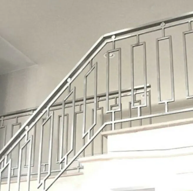 Desain Railing Tangga Stainless Steel - Hyarta